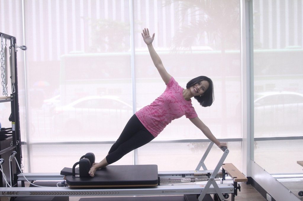 6 poderosas razones para hacer Pilates si tienes hernia discal - Marisa ...